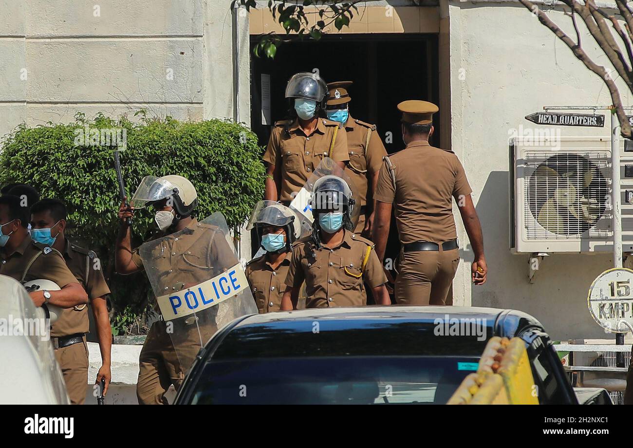 October 23, 2021, Colombo, Sri Lanka: Sri Lankan police personnel leave ...