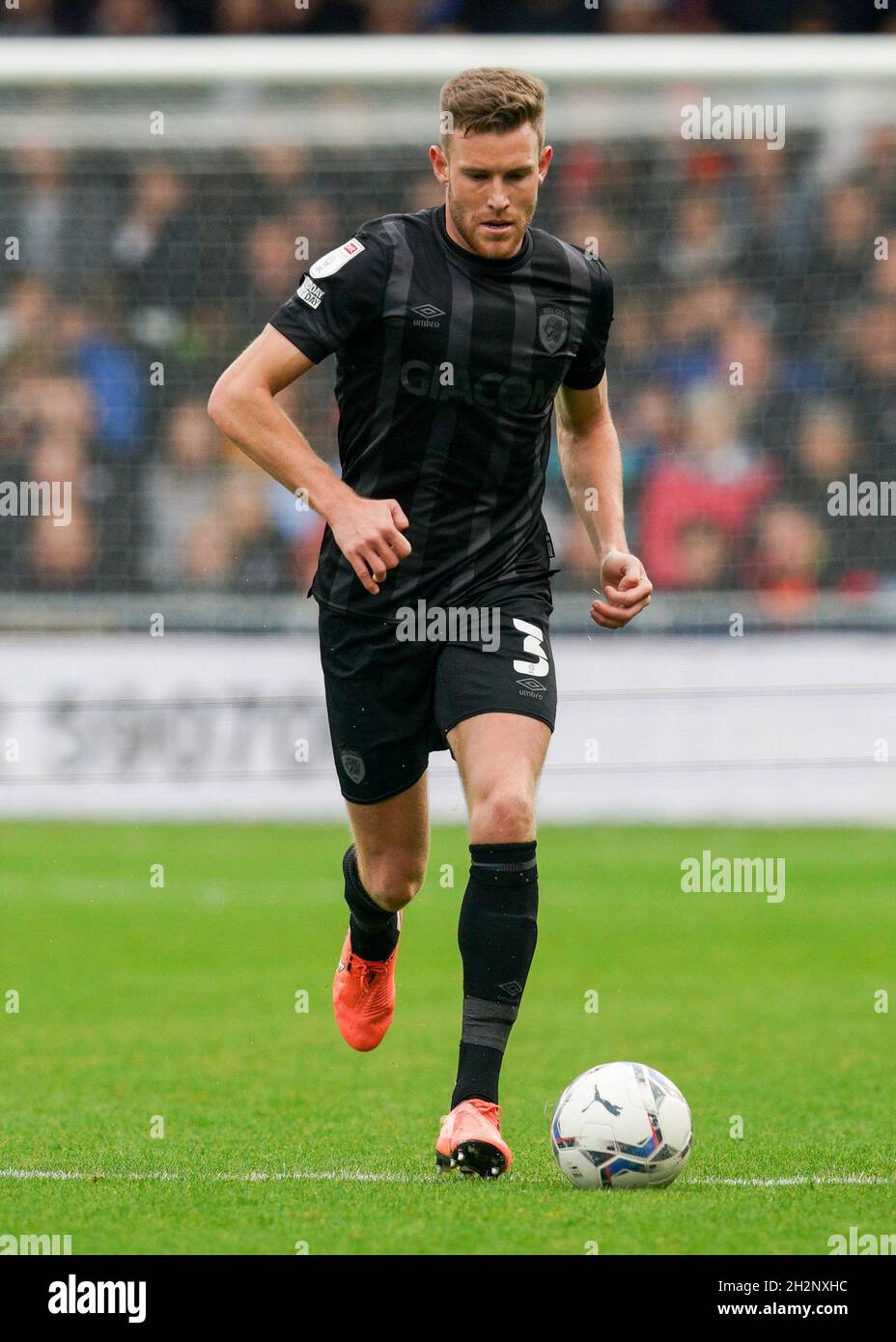 Luton, UK. 22nd Oct, 2021. Callum Elder #3 of Hull City in action in ...