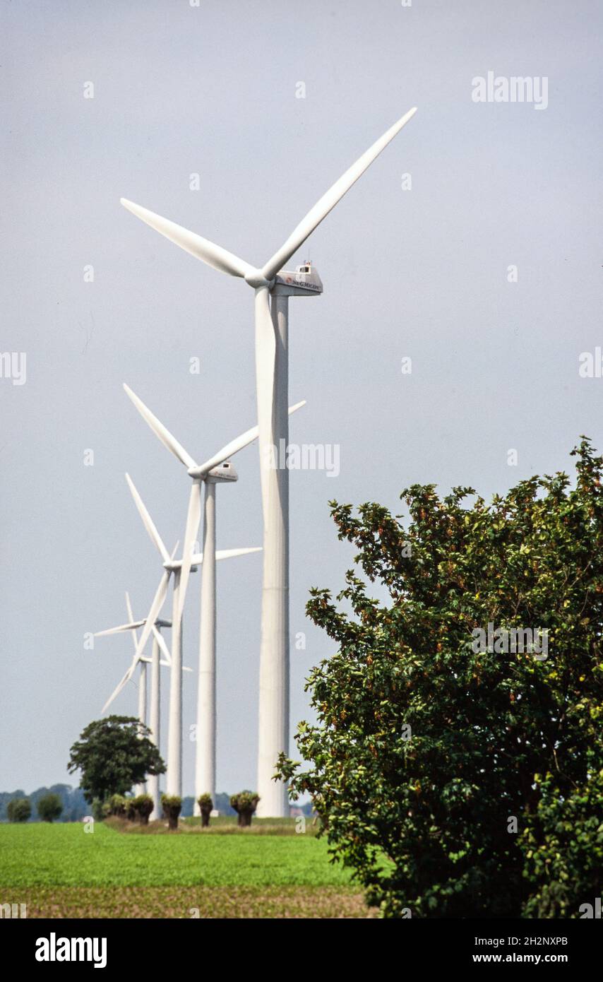 Wind turbines in a row hi-res stock photography and images - Alamy