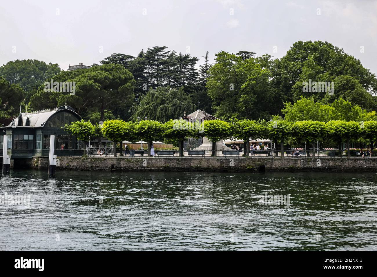 Como, Italy - June 15, 2017: View of a Town Square in Lake Como Stock ...