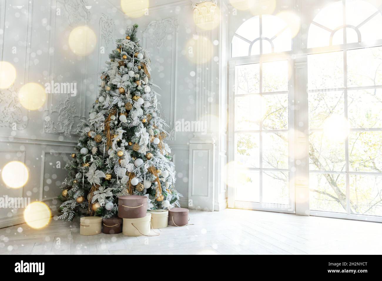 Classic christmas New Year decorated interior room New year tree ...