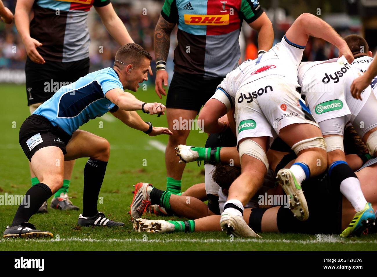 Luke pearce premiership referee hi-res stock photography and images - Alamy