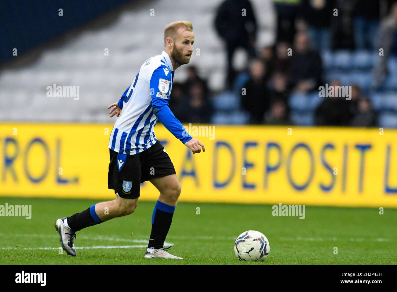 Barry Bannan #10 of Sheffield Wednesday in action during the game Stock ...