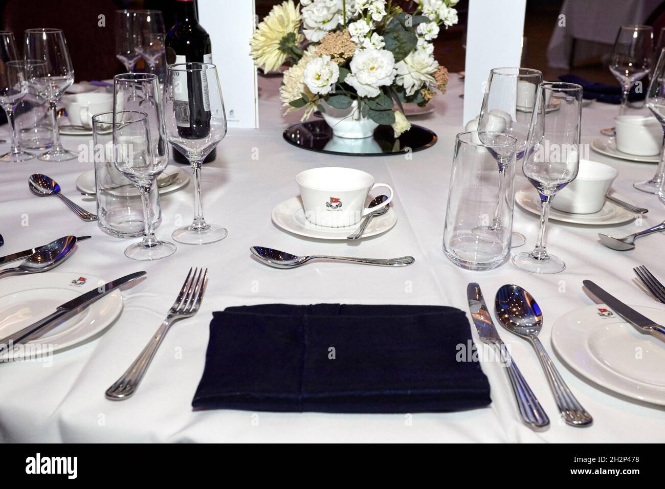 Titanic dining hi-res stock photography and images - Alamy