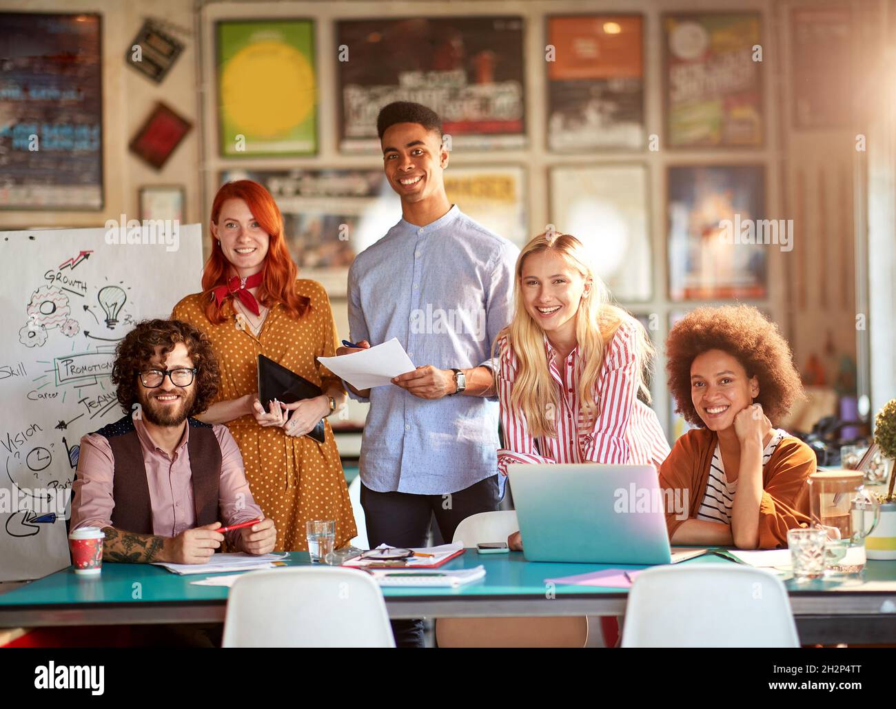 Office staff personnel hi-res stock photography and images - Alamy