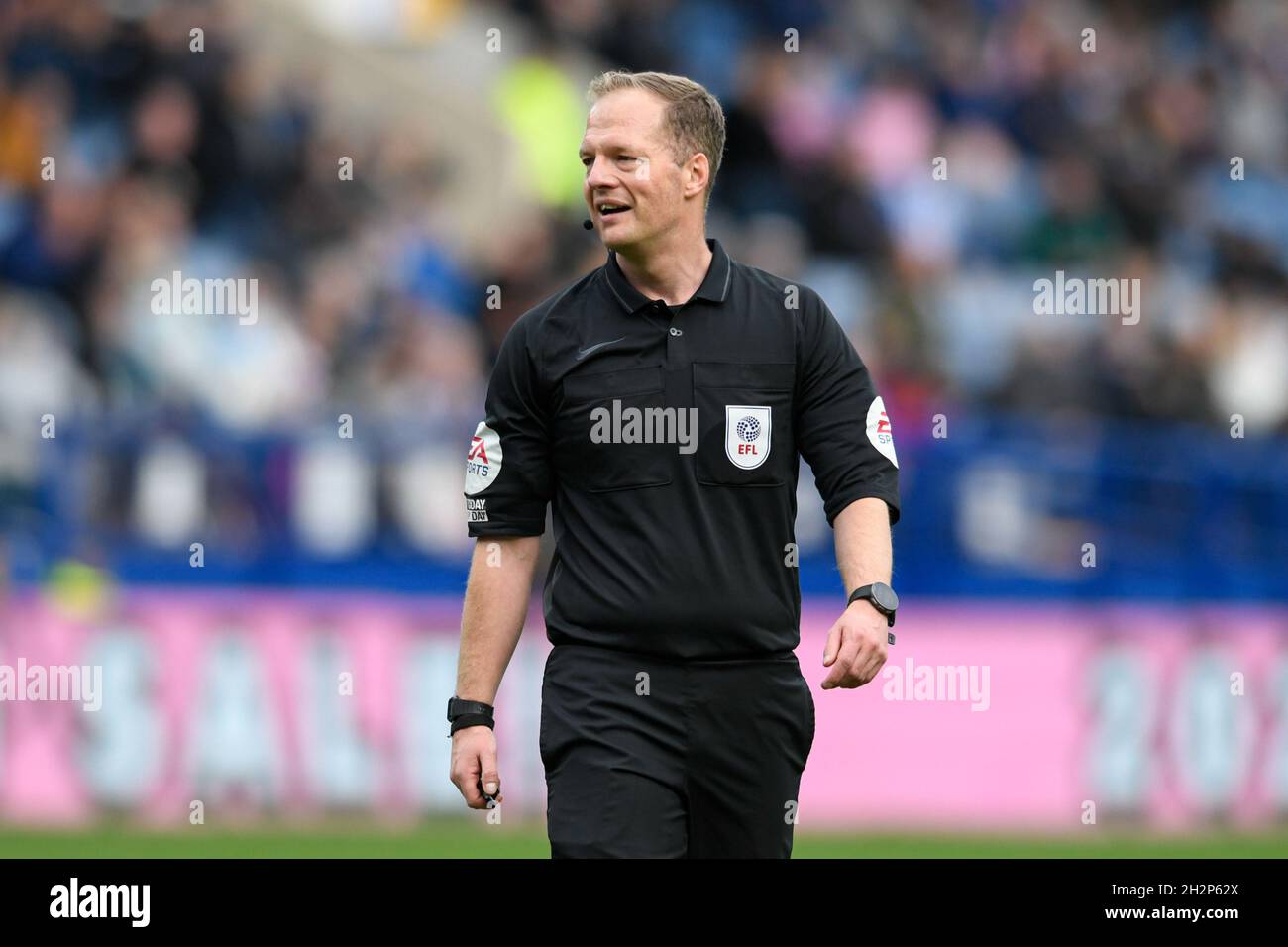 Martin coy referee hi-res stock photography and images - Alamy