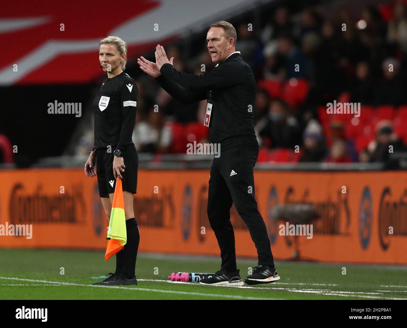 Womens football kenny shiels hi-res stock photography and images - Alamy