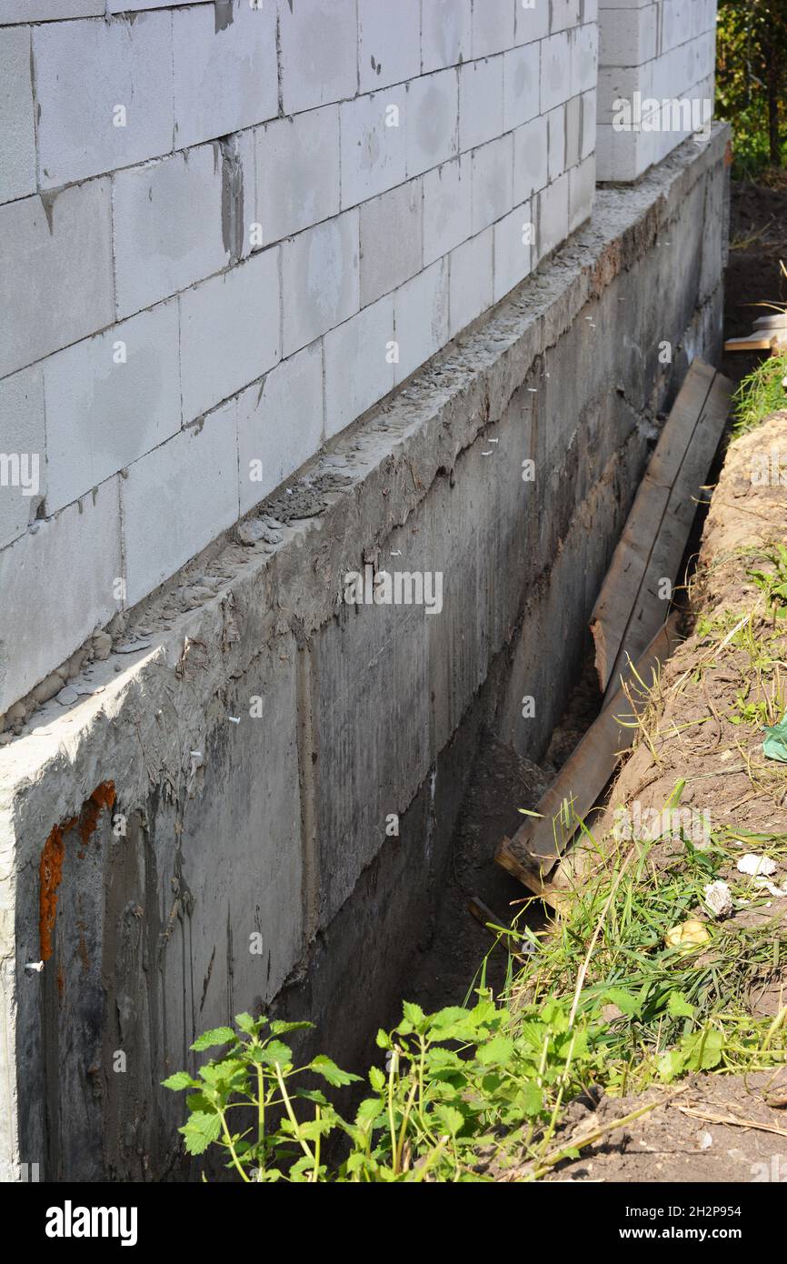 House Construction without Waterproof Basement Walls From Exterior ...