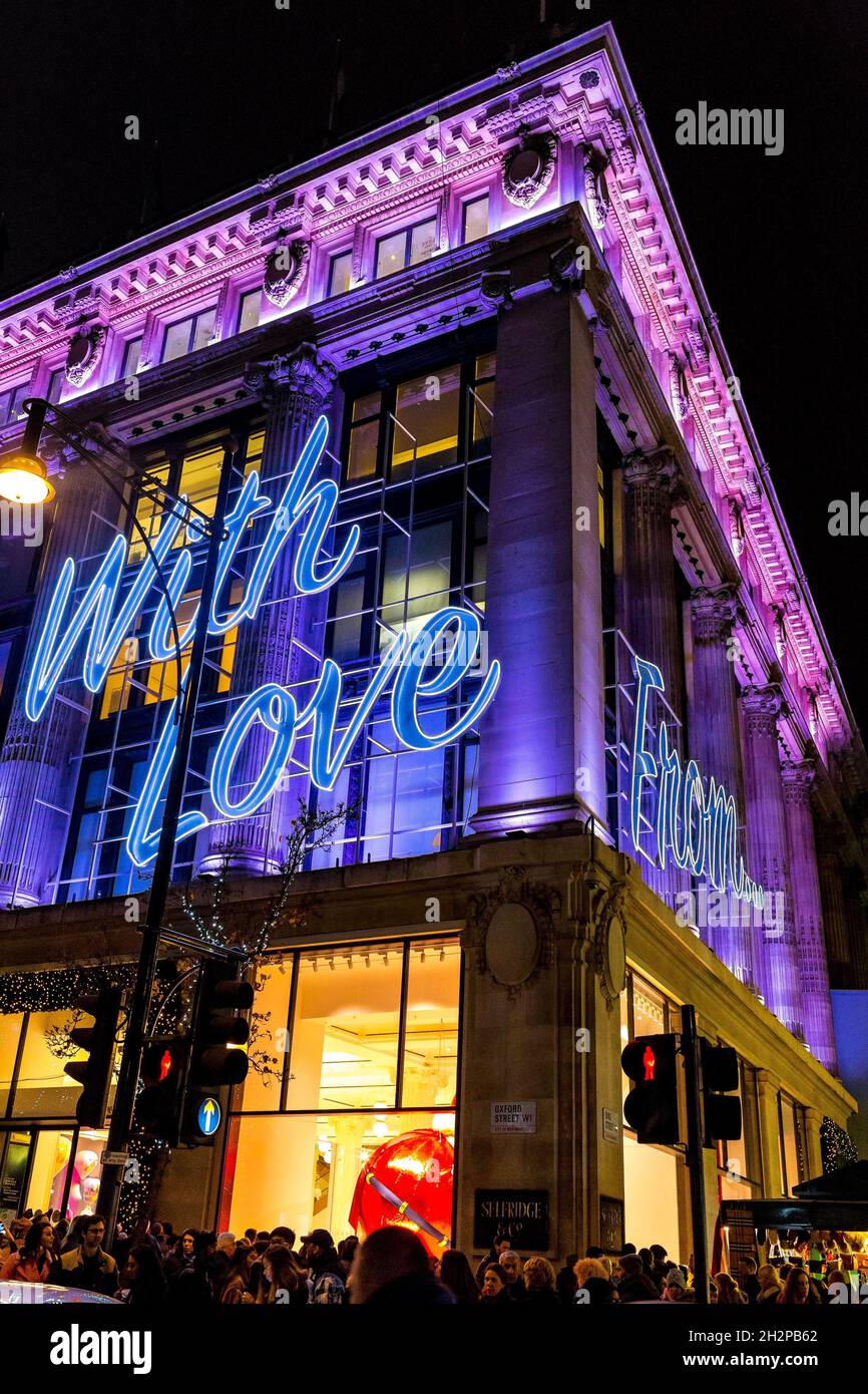 Selfridges london exterior night hi-res stock photography and images ...