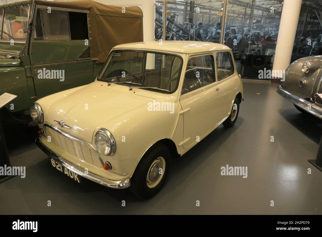 Vintage british car poster hi-res stock photography and images - Alamy