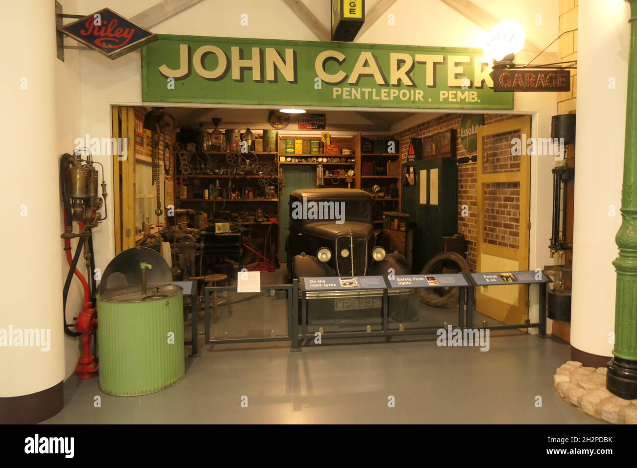 Vintage british racing cars poster hi-res stock photography and images ...