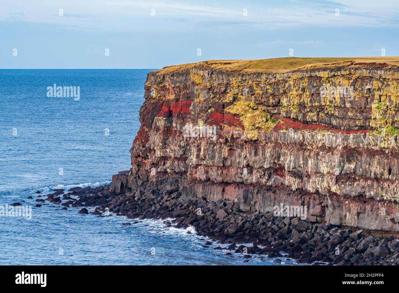 Cliff ending hi-res stock photography and images - Alamy