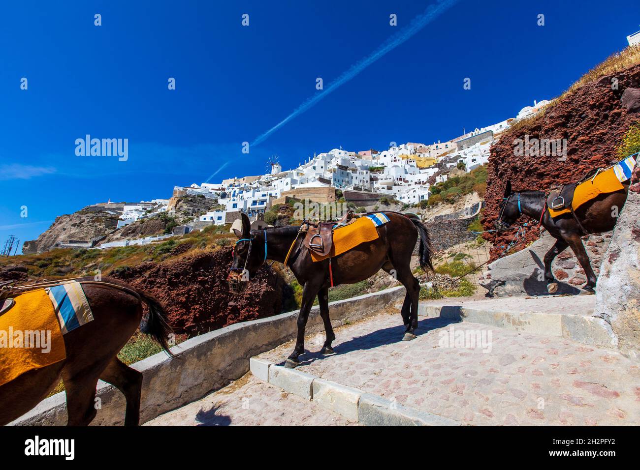 GREECE, SANTORINI. FIRA, KARAVOLADES STAIRS Stock Photo - Alamy