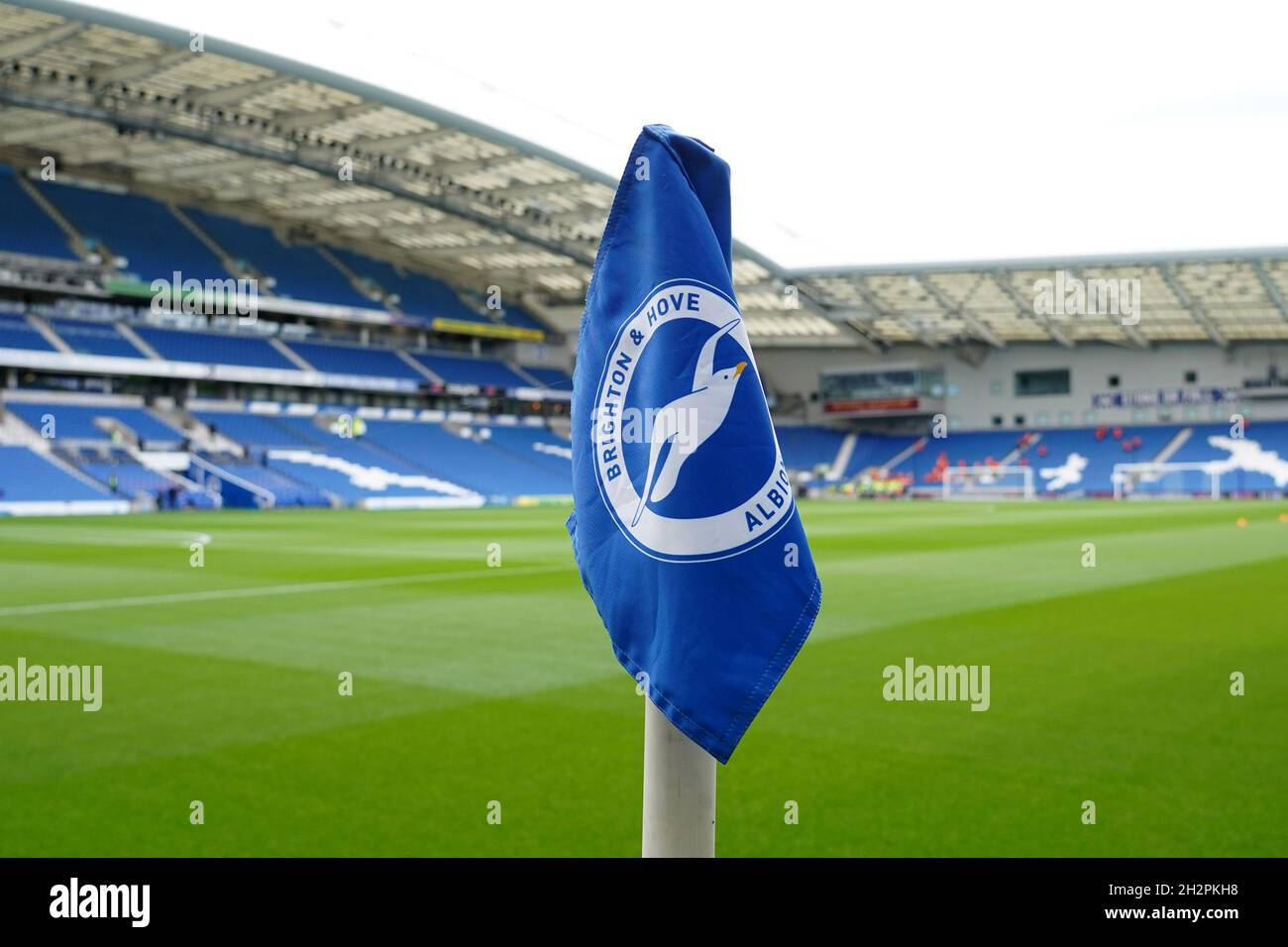 Brighton stadium corner flag hi-res stock photography and images - Alamy