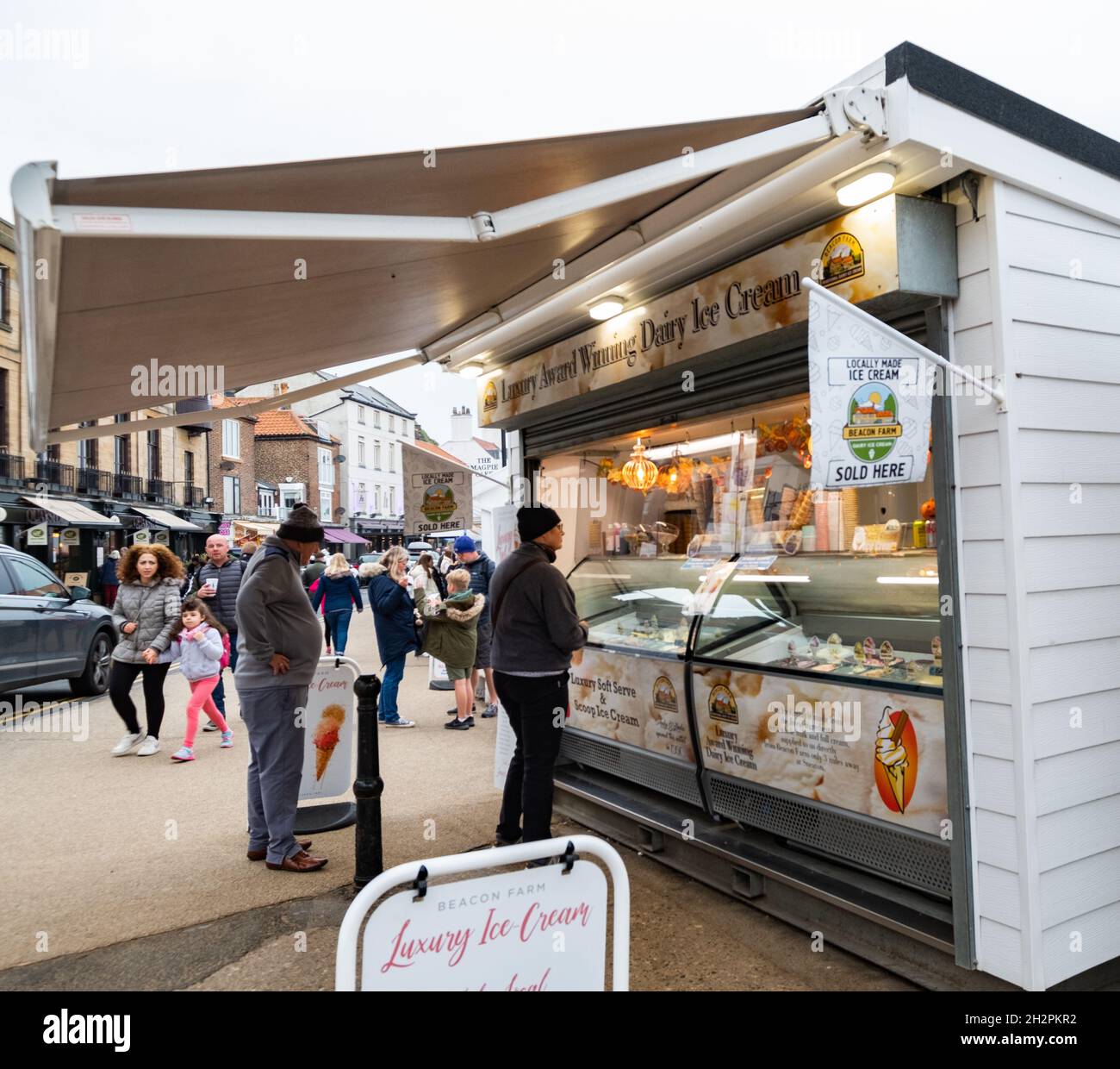 Luxury ice cream hi-res stock photography and images - Alamy