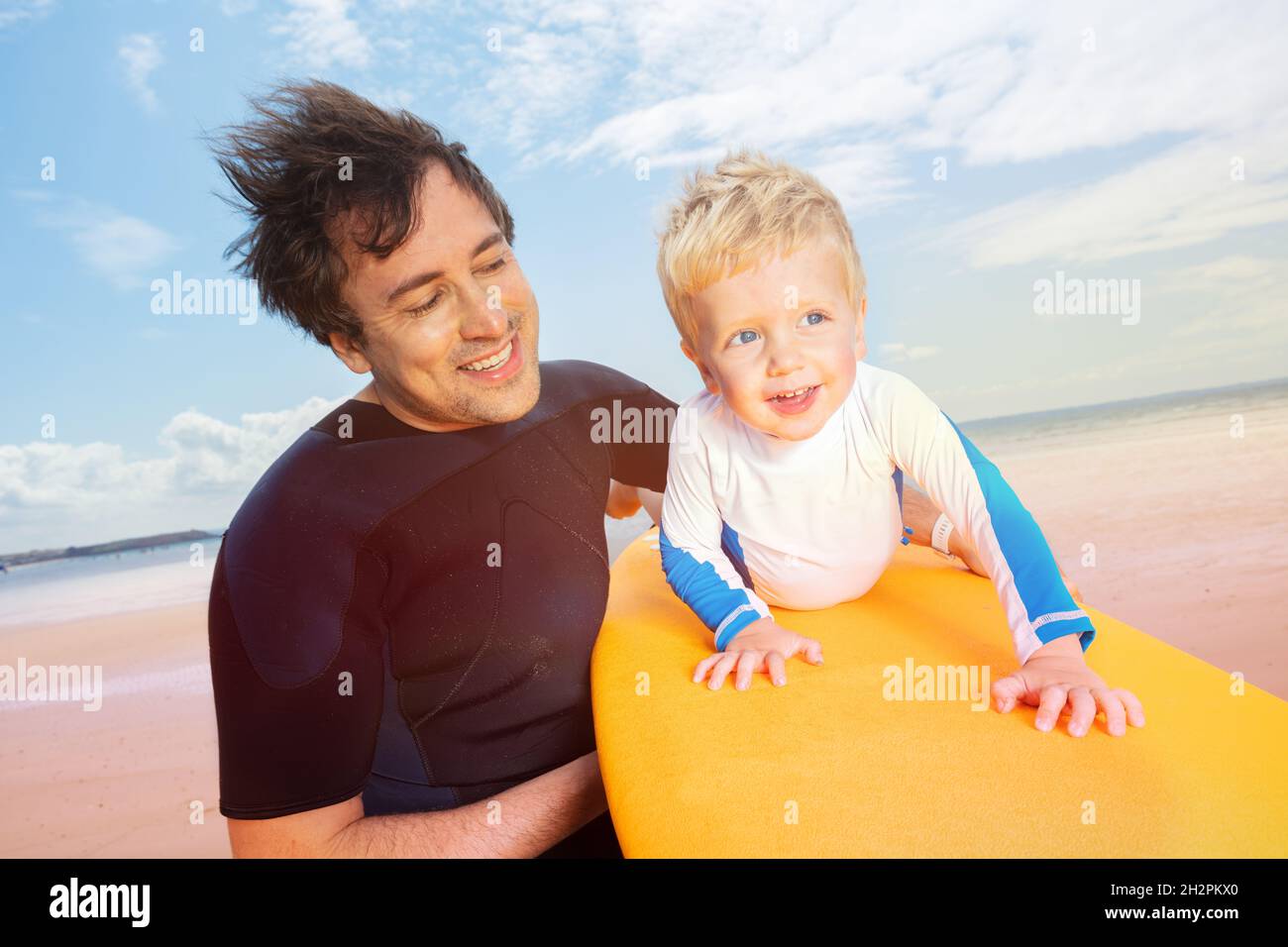 Father and son surfer hi-res stock photography and images - Alamy