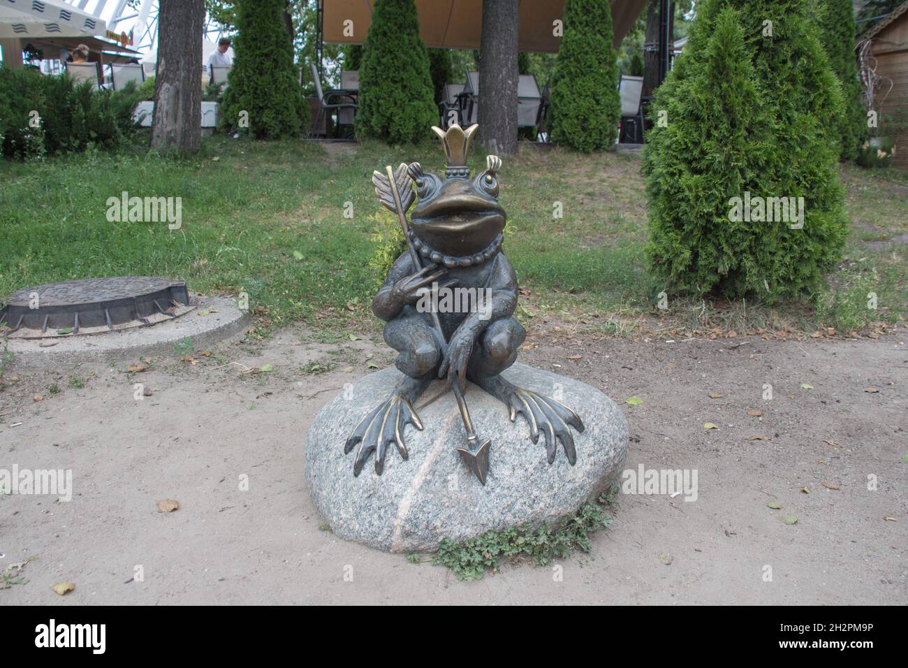 Frog monument hi-res stock photography and images - Alamy
