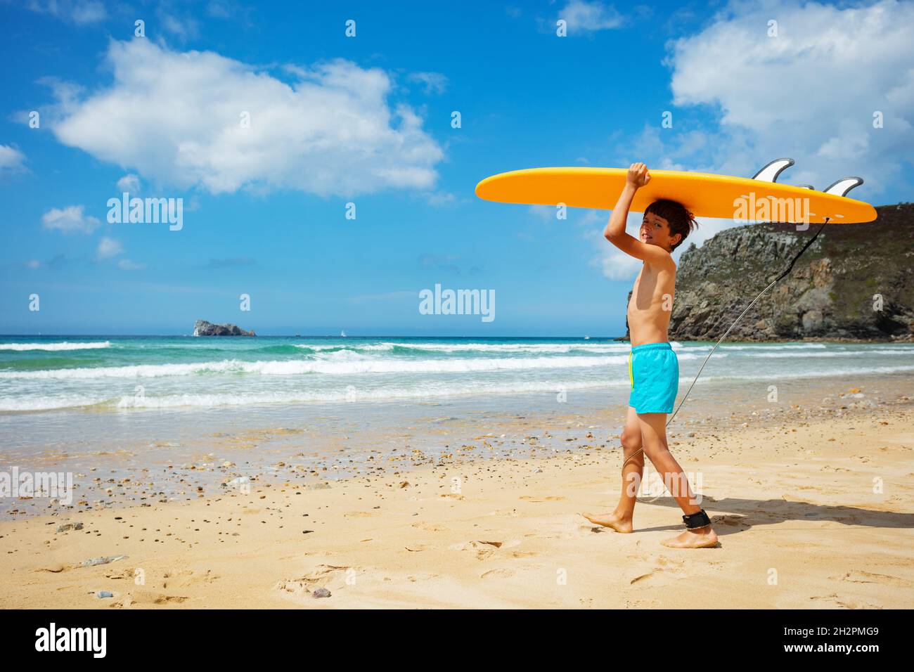 Surfboard over sea wave hi-res stock photography and images - Alamy
