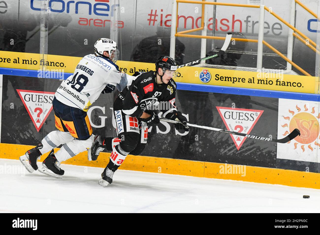 97 CALVIN THURKAUF Lugano HockeyHC Lugano Vs. EV Zug National League ...