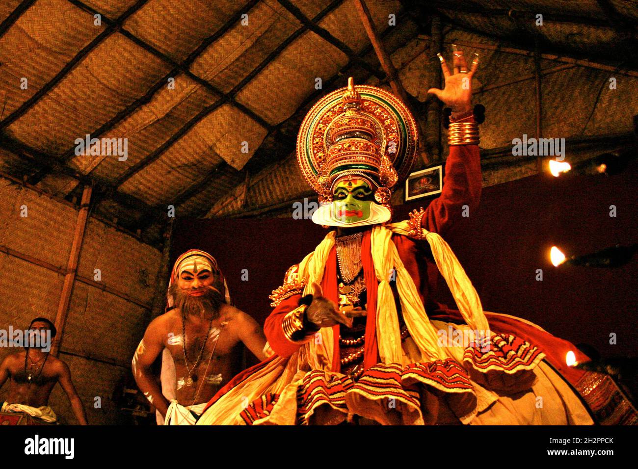 INDIA, KERALA, COCHIN, ERNAKULAM, KOCHI, KATHAKALI SHOW INSPIRED BY THE ...