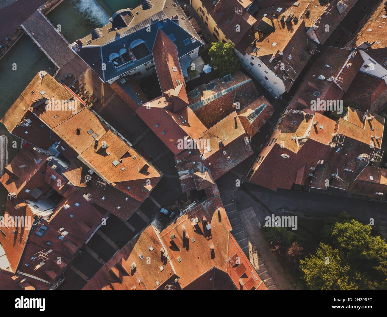 Top down buildings hi-res stock photography and images - Alamy