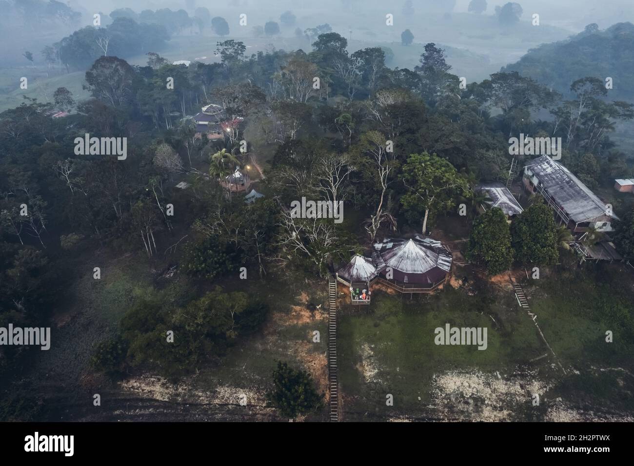 Camp in the jungle Stock Photo - Alamy