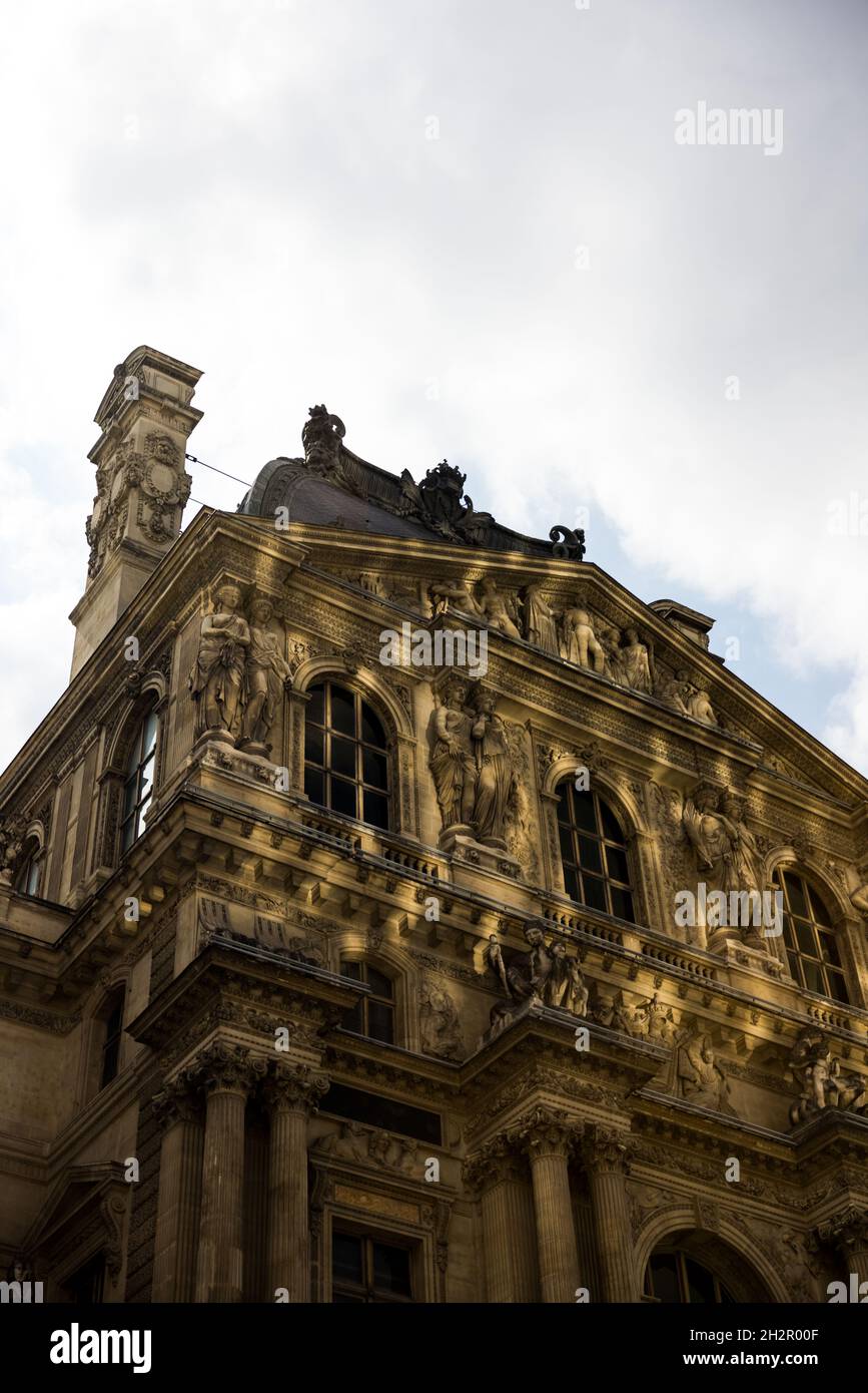 Drawing the louvre facade hi-res stock photography and images - Alamy