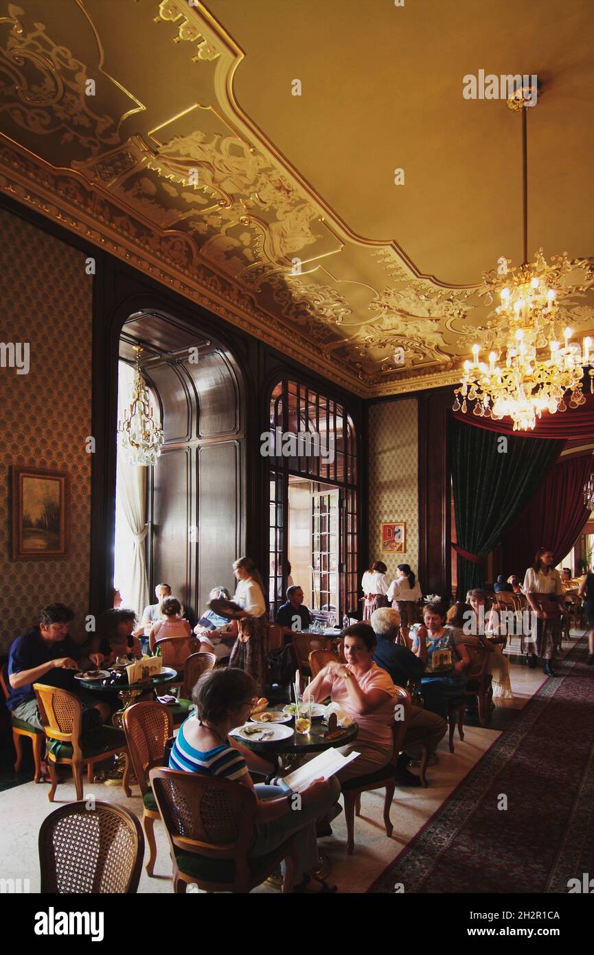 Ungarn, Budapest, Café Gerbeaud, Gerbeaud Haus, Gerbeaud Hás ...