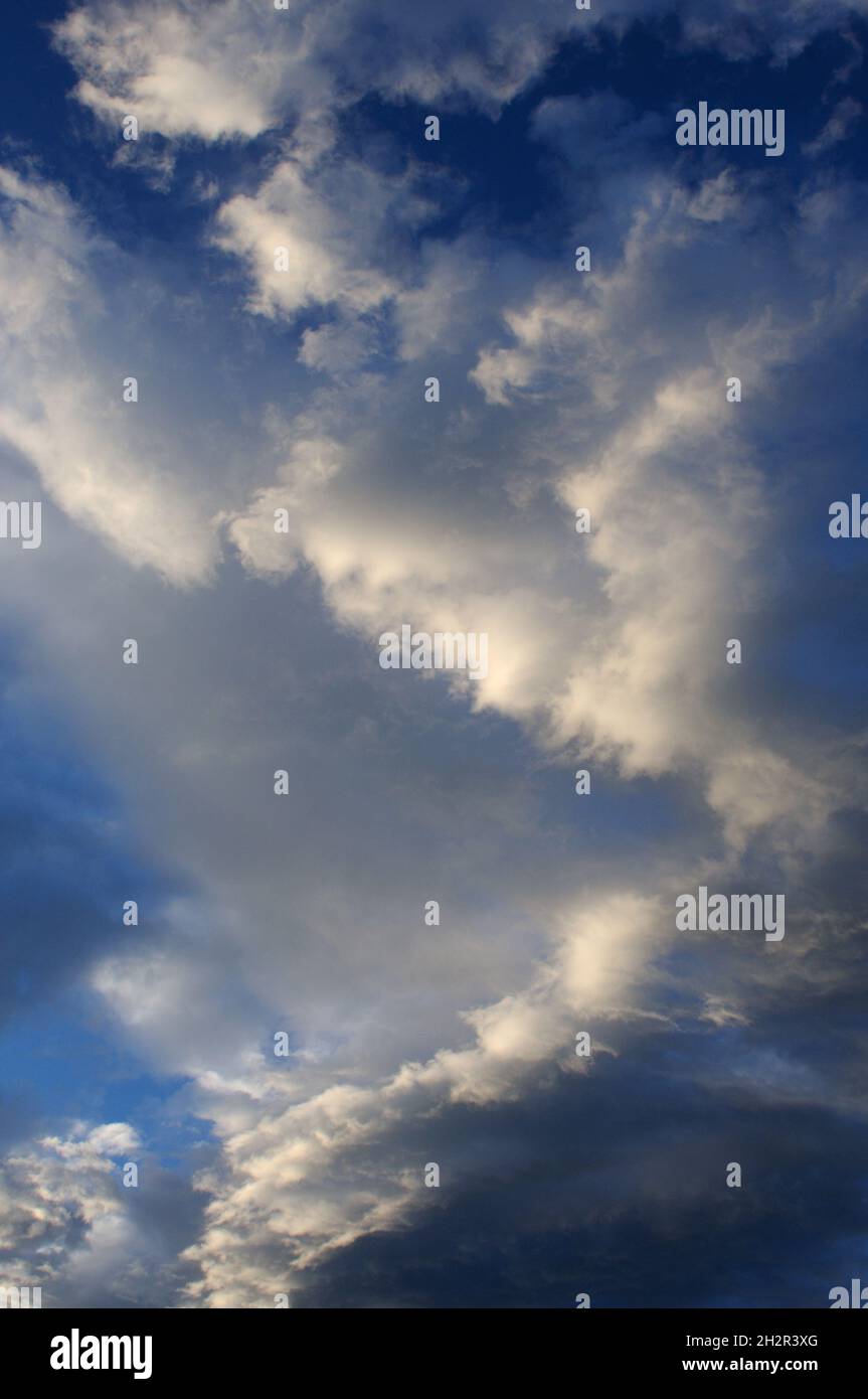 Altostratus clouds hi-res stock photography and images - Alamy