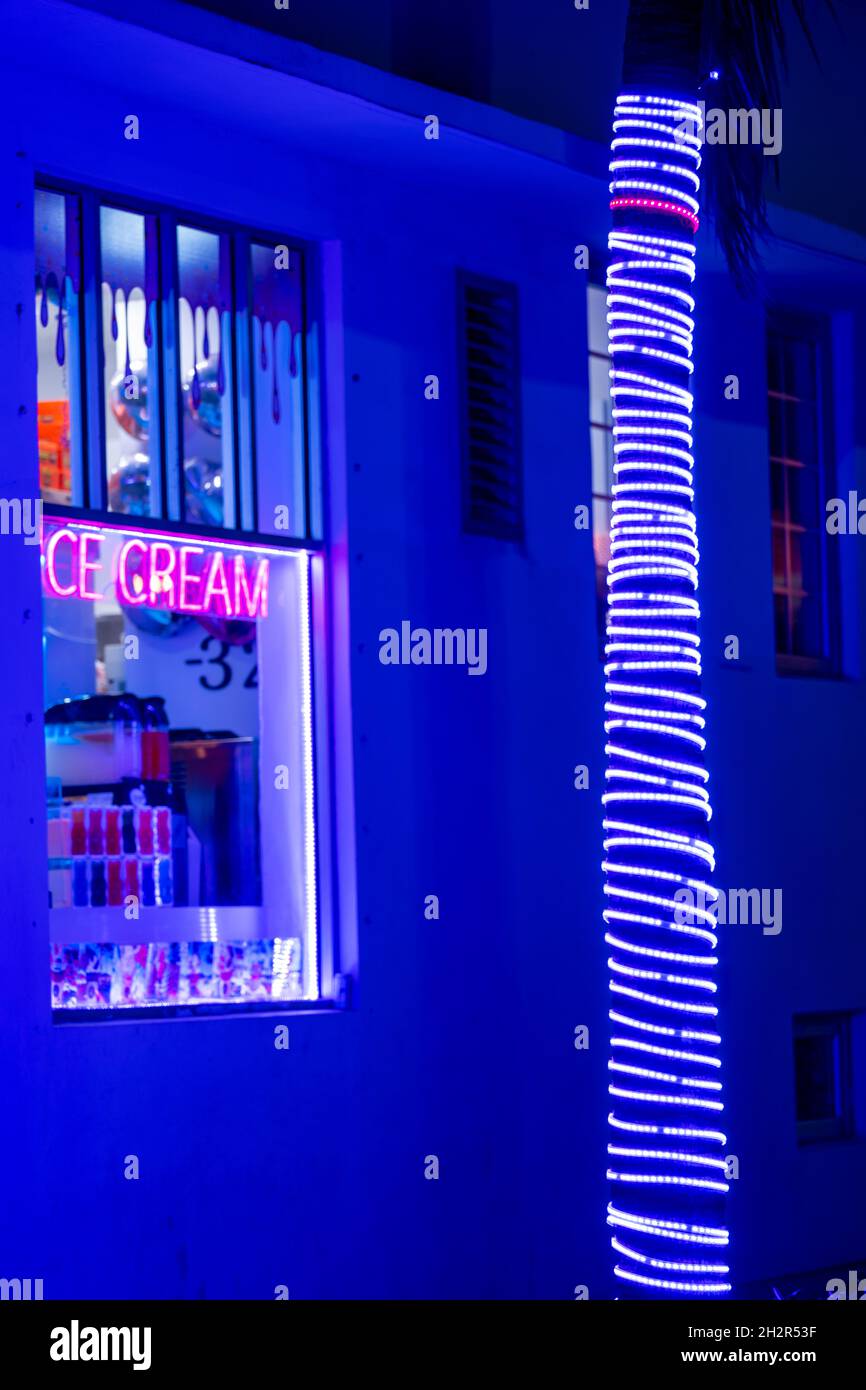Miami Beach ice cream shop at night Stock Photo - Alamy