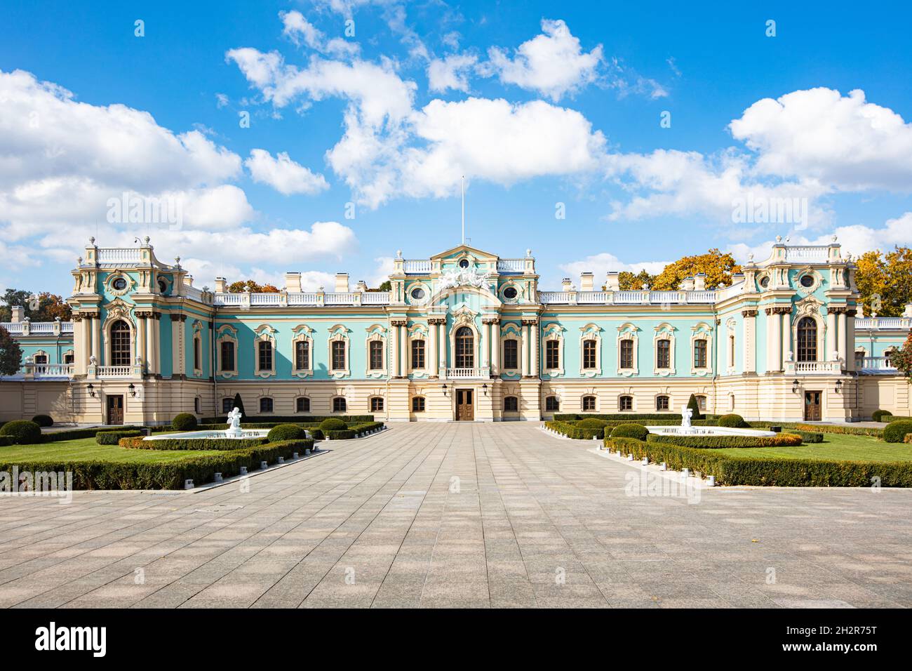 Maryinsky palace hi-res stock photography and images - Alamy