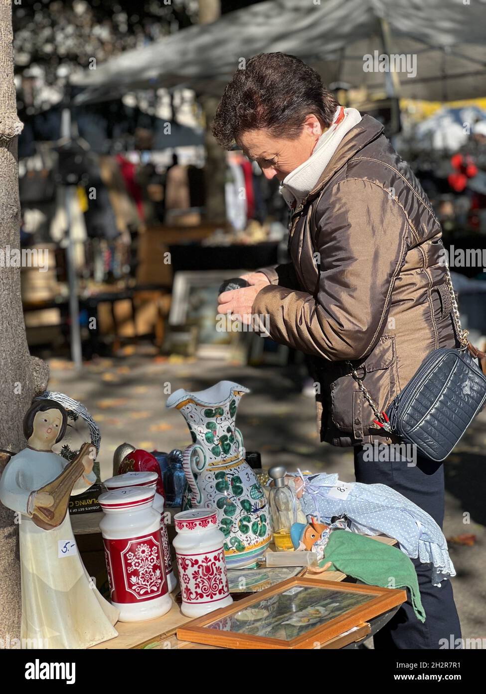 Thrift goods hi-res stock photography and images - Alamy