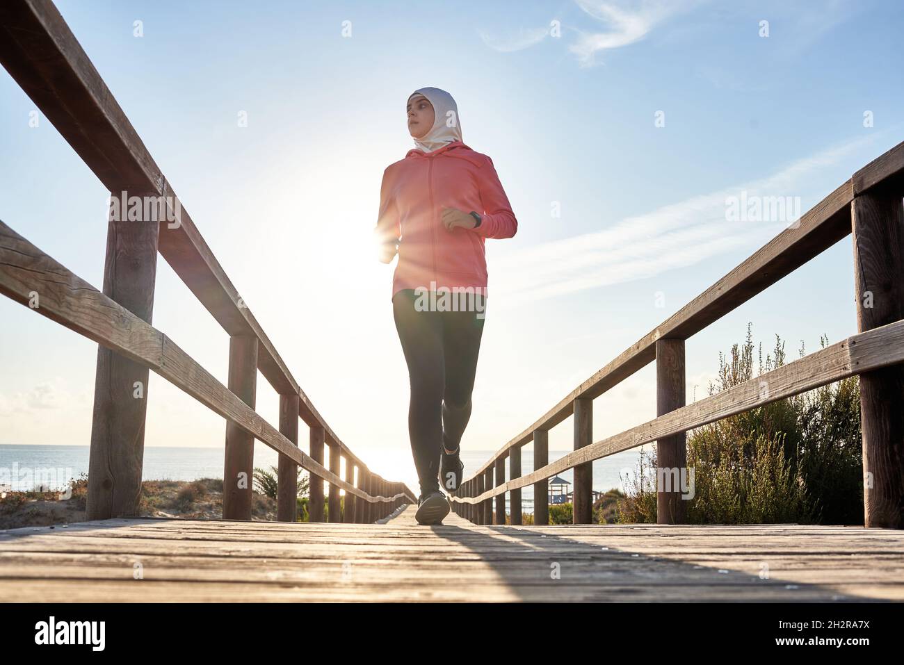 Female sport muslim hi-res stock photography and images - Alamy
