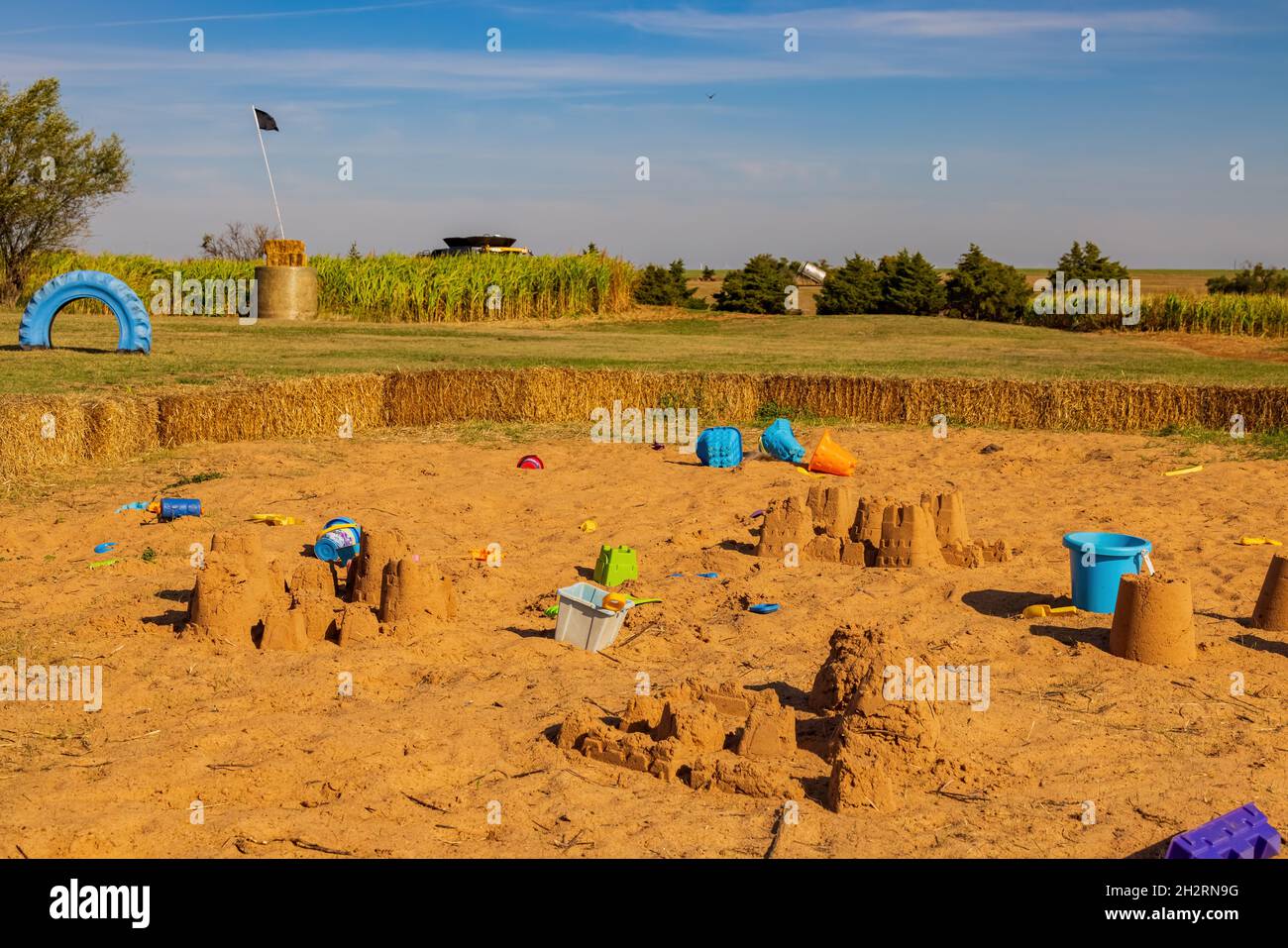 Sand maze hi-res stock photography and images - Alamy