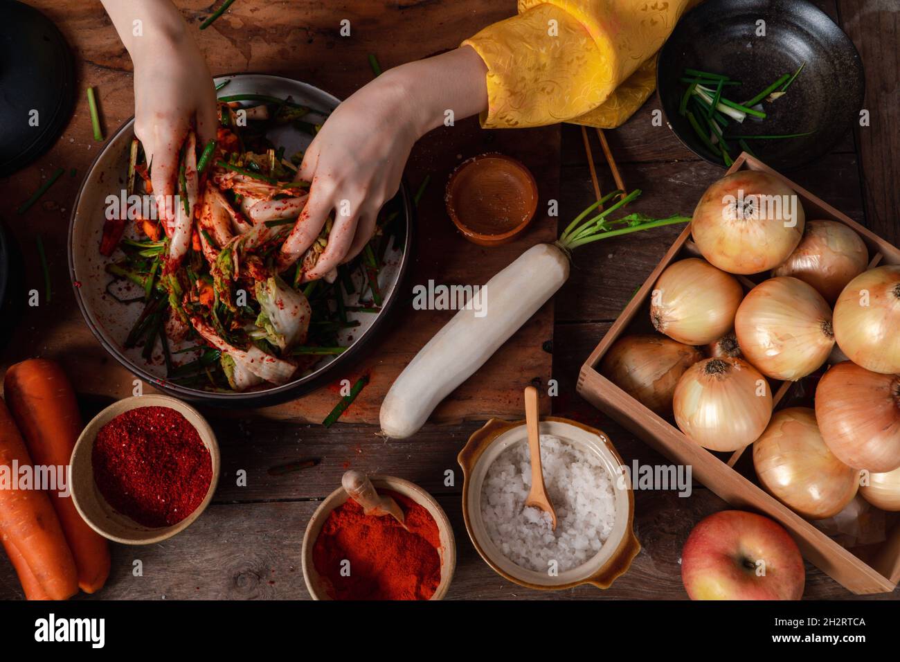 Asian women wearing Korean traditional costumes (hanbok) are mixing ...