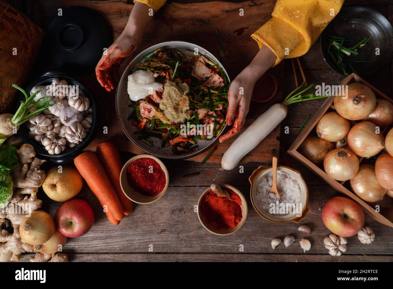 Asian women wearing Korean traditional costumes (hanbok) are mixing ...