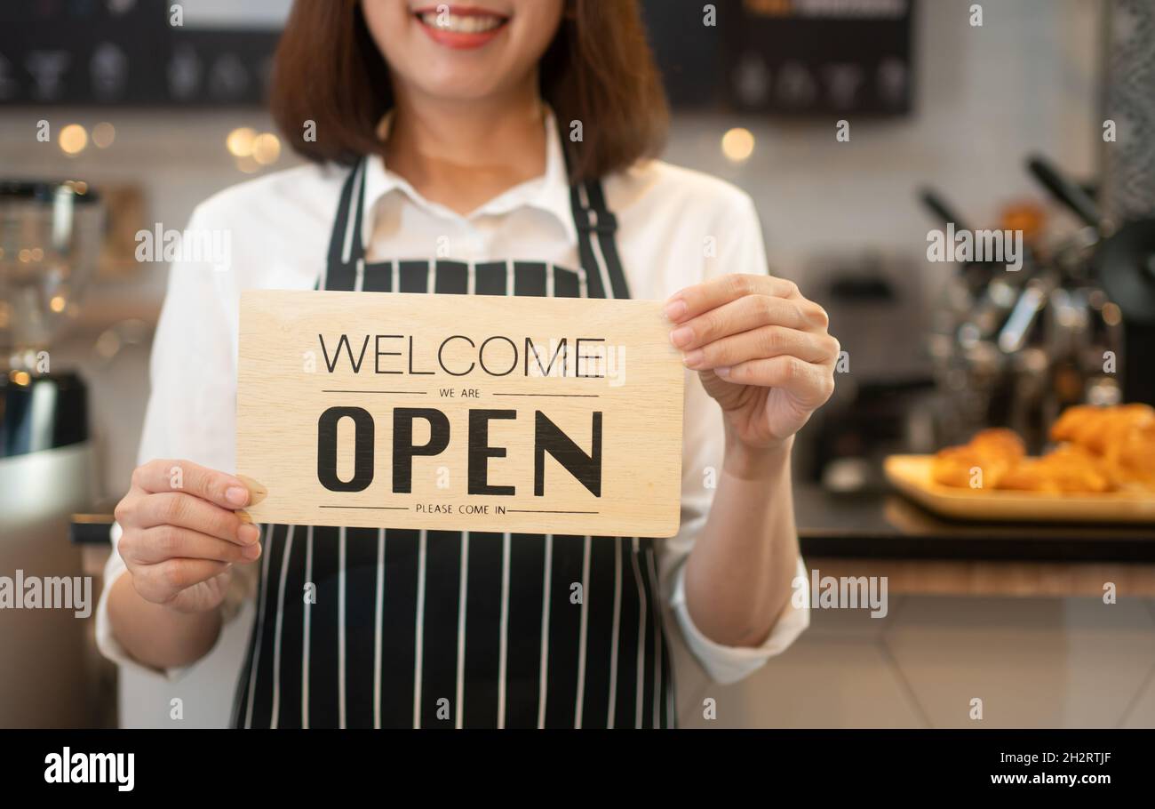 Local pub open door hi-res stock photography and images - Alamy