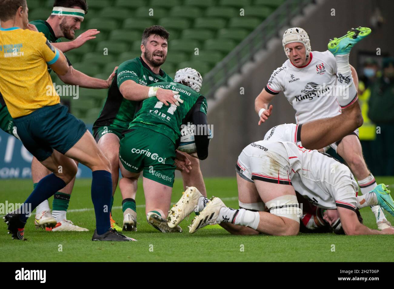 Dublin, Ireland. 24th Oct, 2021. Mack HANSEN of Connacht celebrates ...