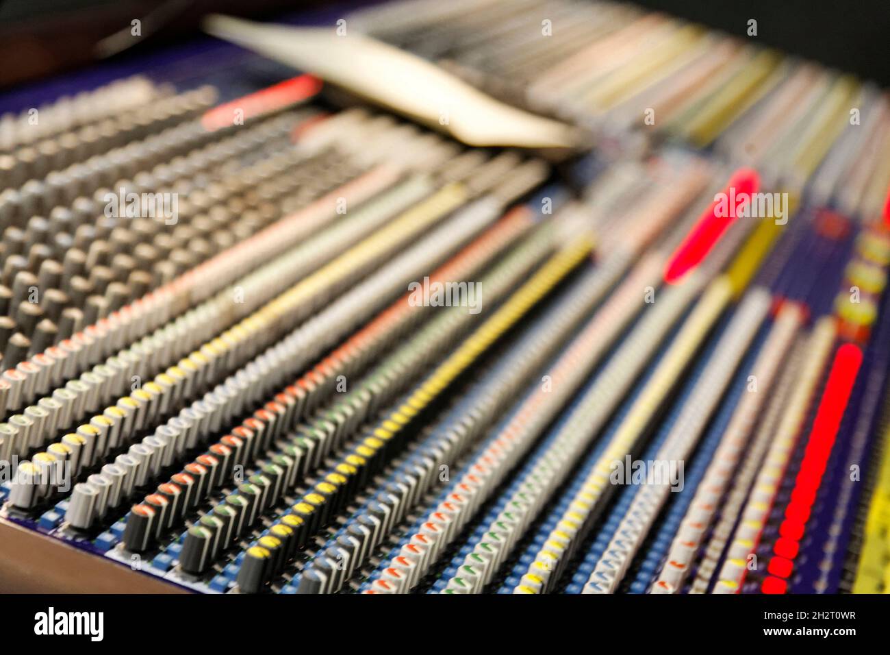 Mixing instruments hi-res stock photography and images - Alamy