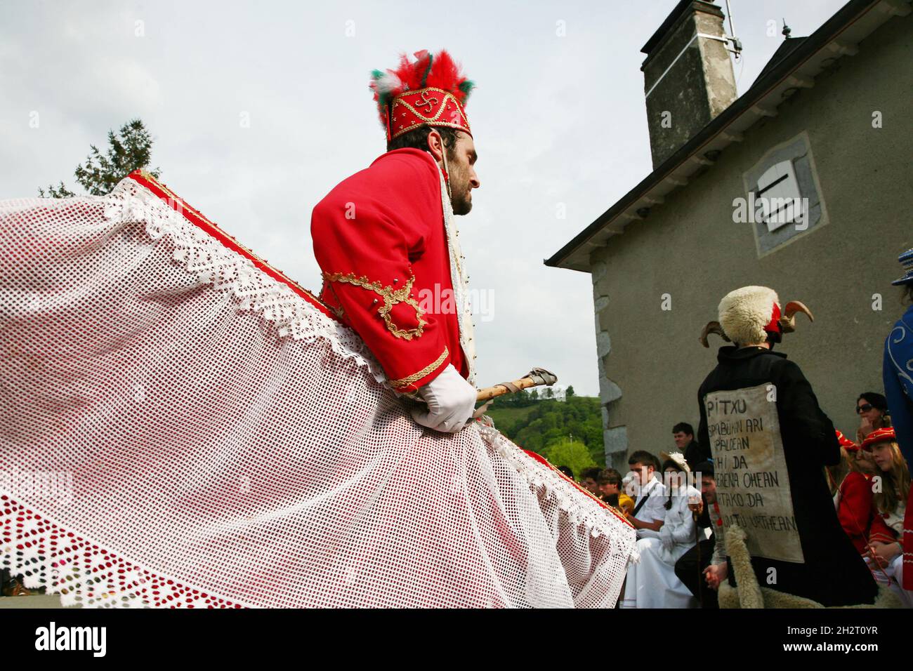 FRANCE. PYRENEES-ATLANTIQUES (64). BASQUE COUNTRY. "MASQUERADE A CAMOU ...