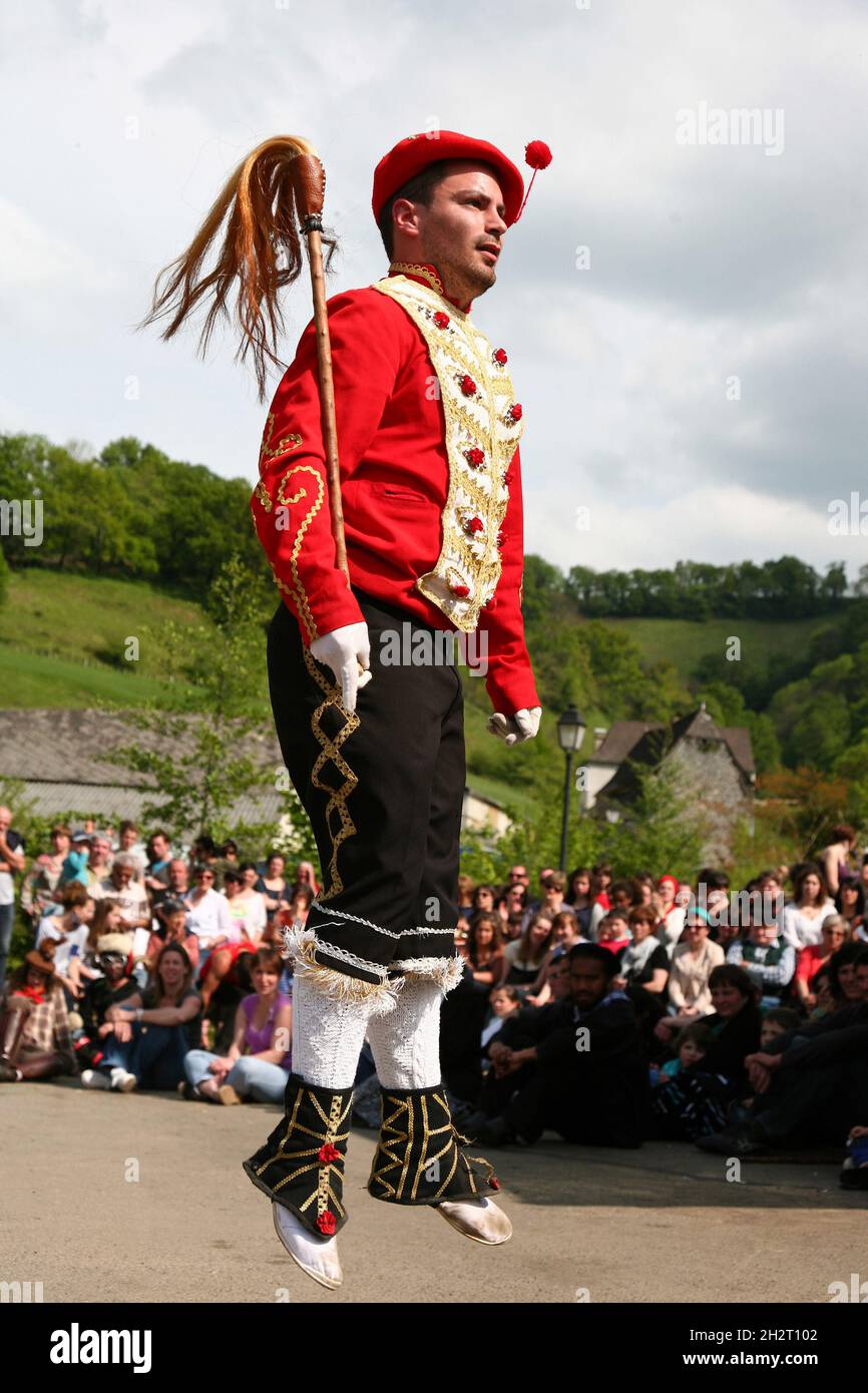 FRANCE. PYRENEES-ATLANTIQUES (64). BASQUE COUNTRY. "MASQUERADE A CAMOU ...