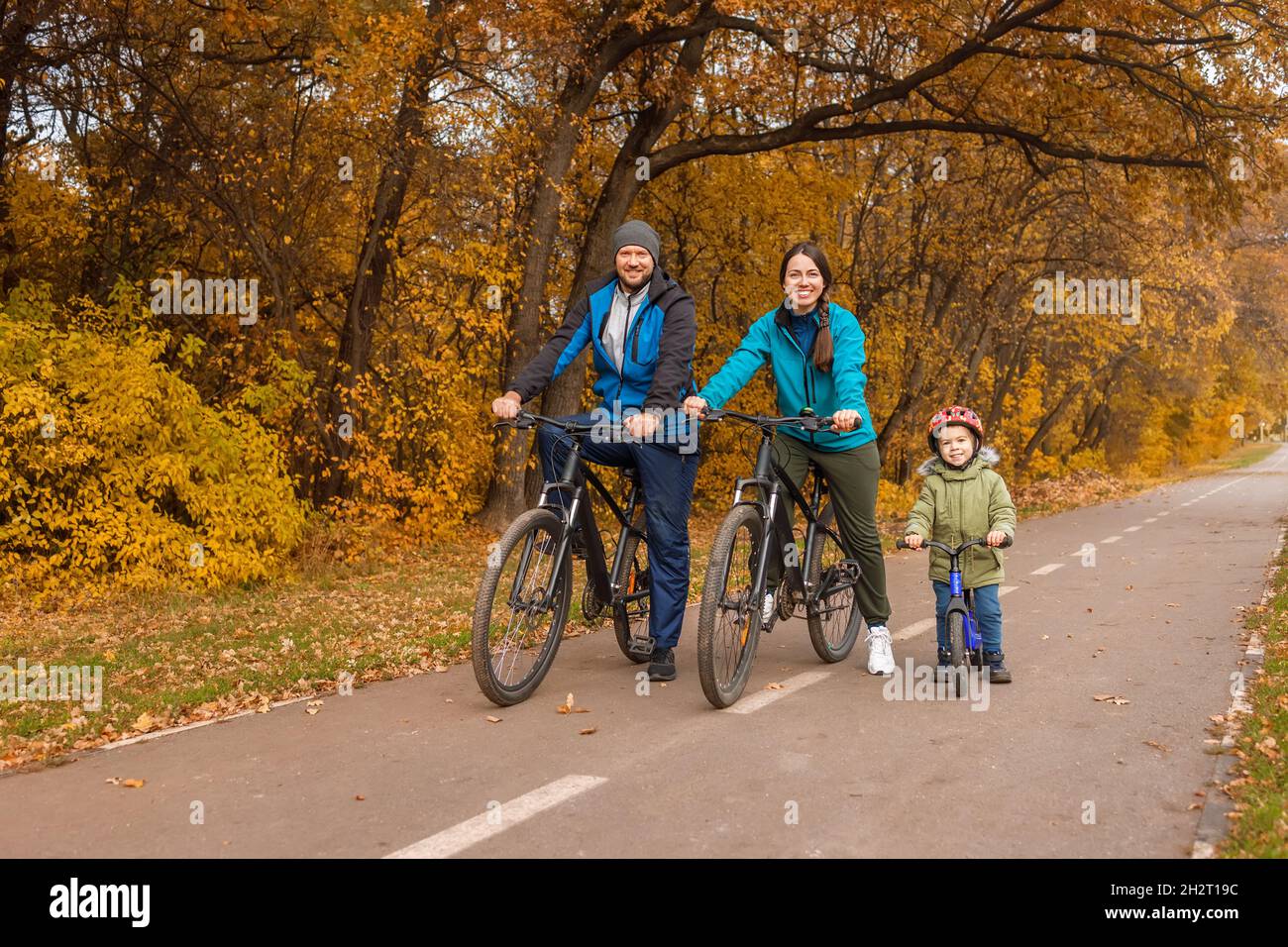 Child friendly activity hi-res stock photography and images - Alamy