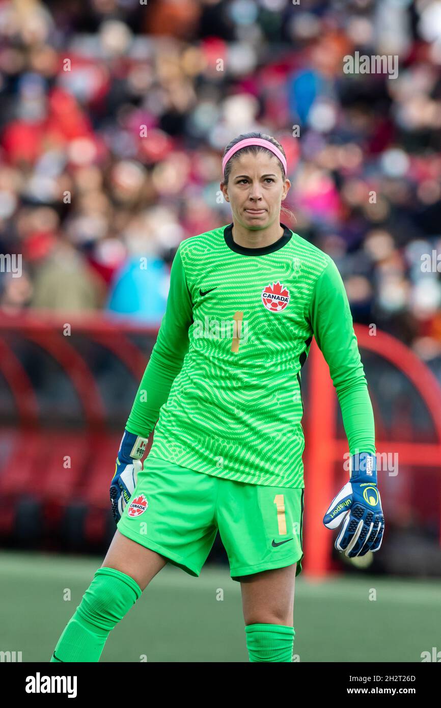 Retirement of the national soccer team hi-res stock photography and ...