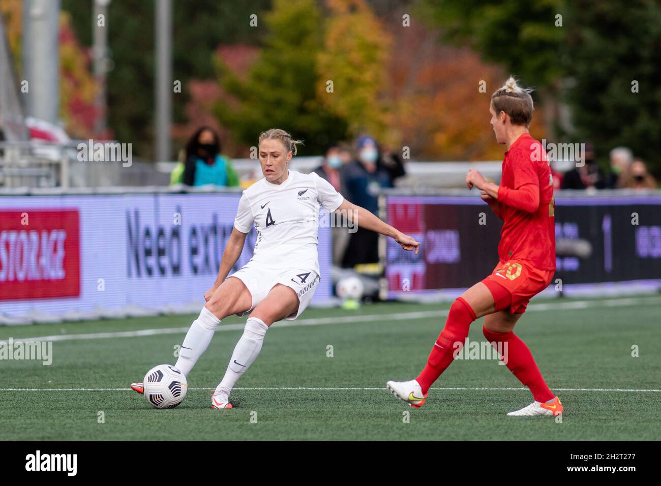 Ottawa, Canada, October 23, 2021: Catherine Bott (left) of Team New ...