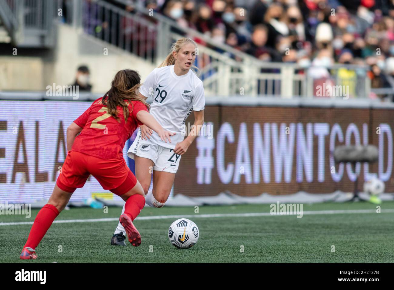 Ottawa, Canada, October 23, 2021: Jacqueline Hand (left) of Team New ...