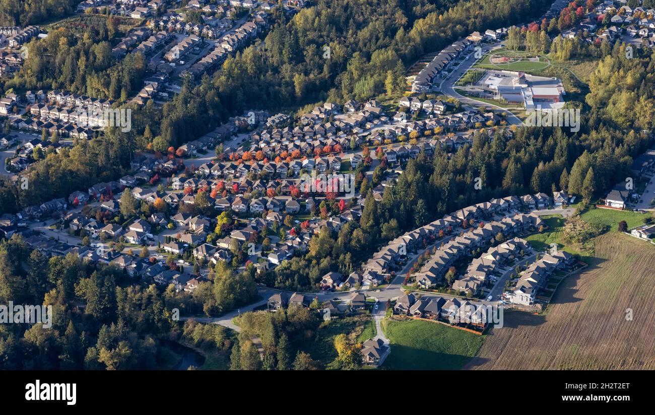 Aerial view of british streets and homes hi-res stock photography and ...