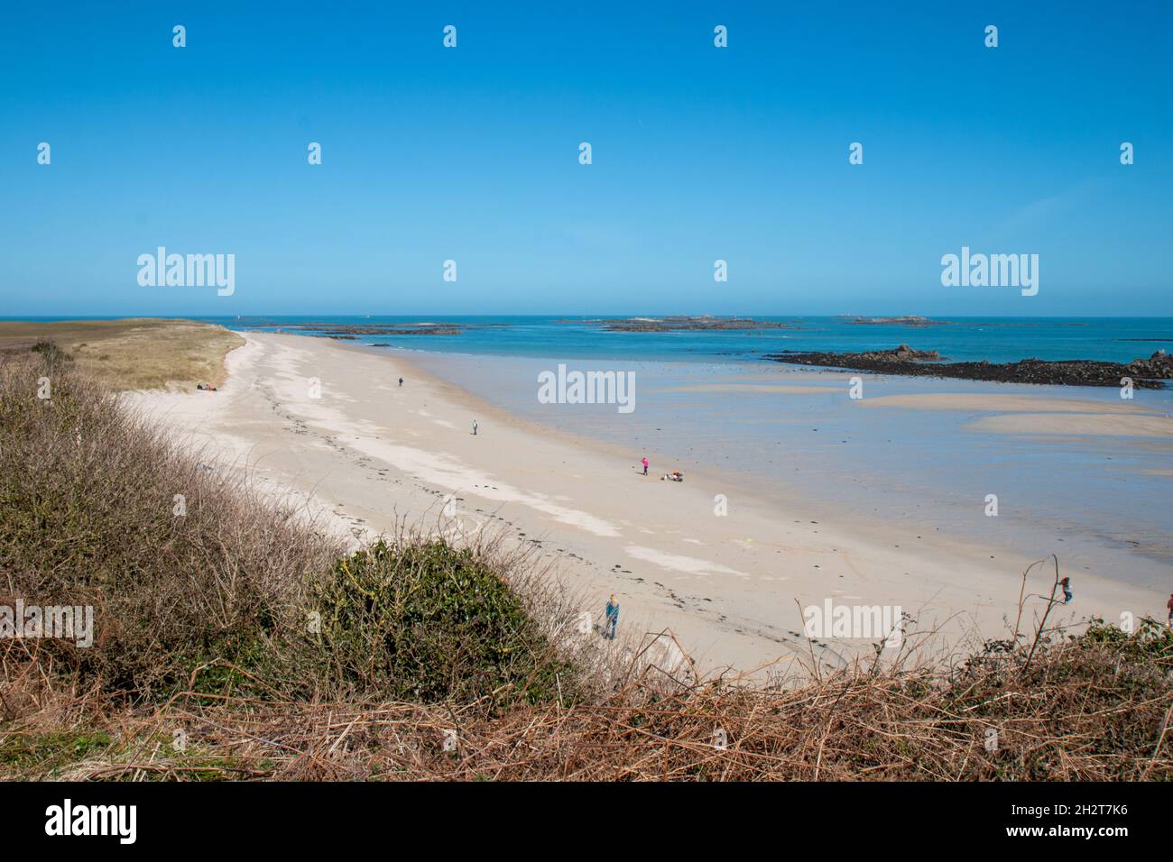 View over stunning shell beach on Herm Island, Guernsey Stock Photo - Alamy