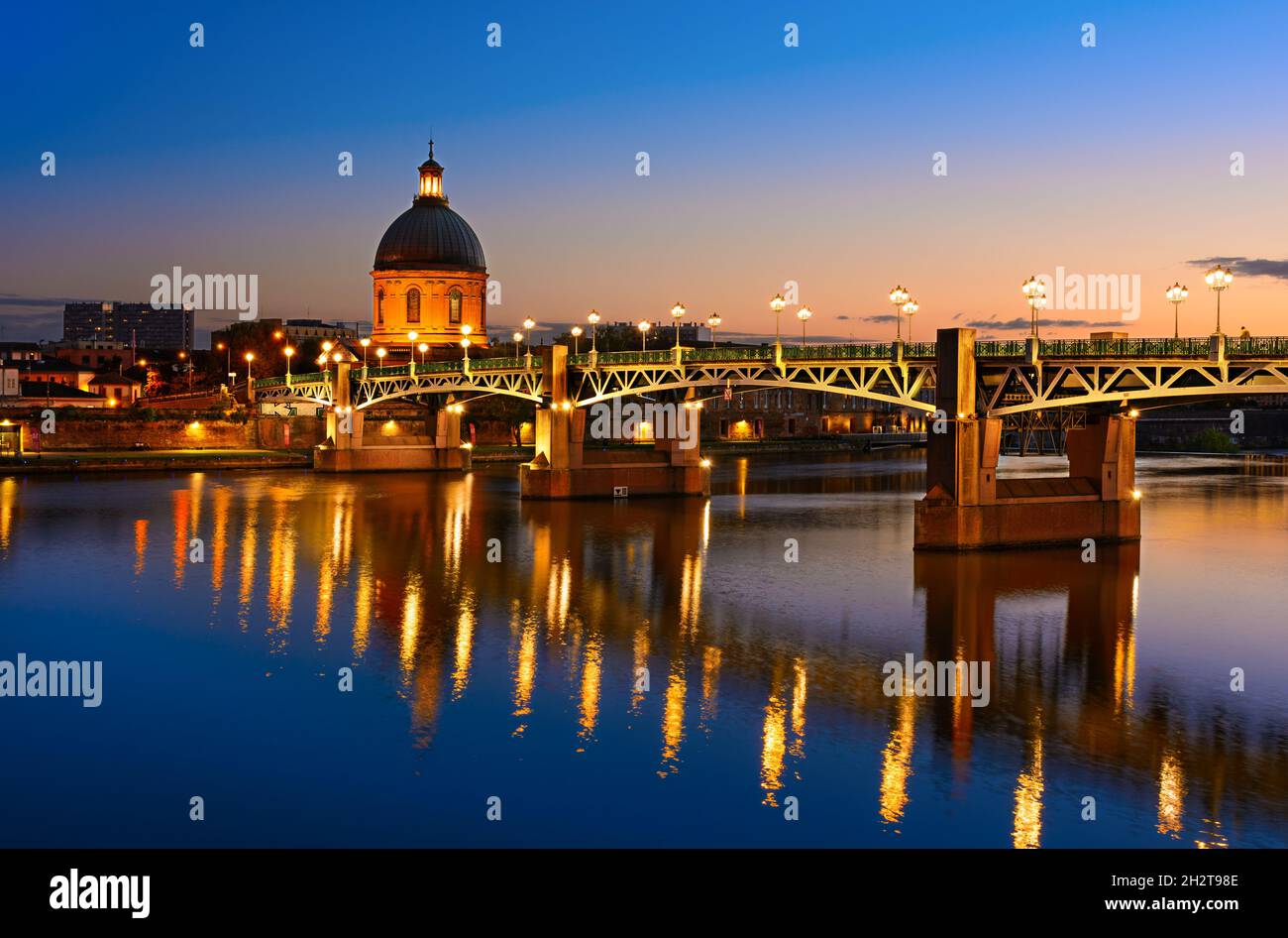 Toulouse france sunset hi-res stock photography and images - Alamy