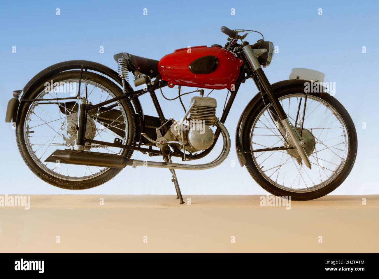 Vintage classic motorcycles hi-res stock photography and images - Alamy