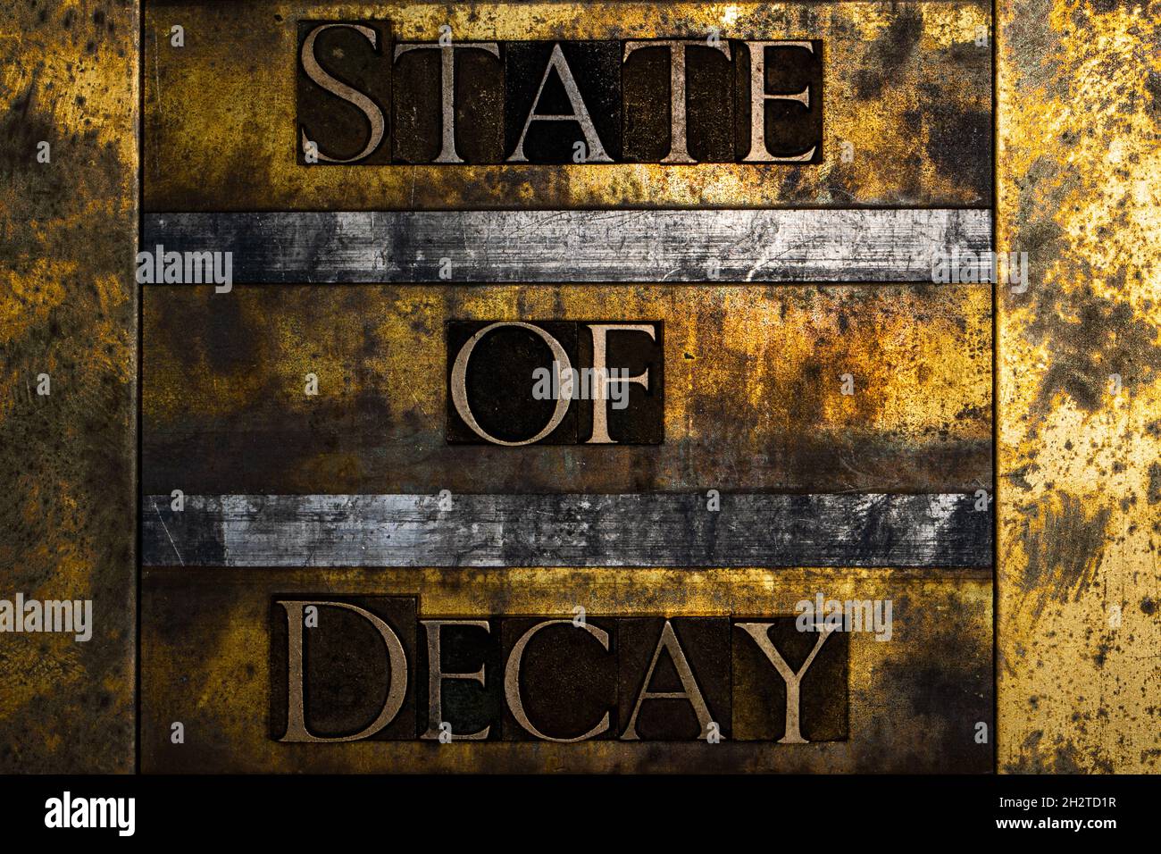 State of Decay text message on textured grunge copper and vintage gold ...